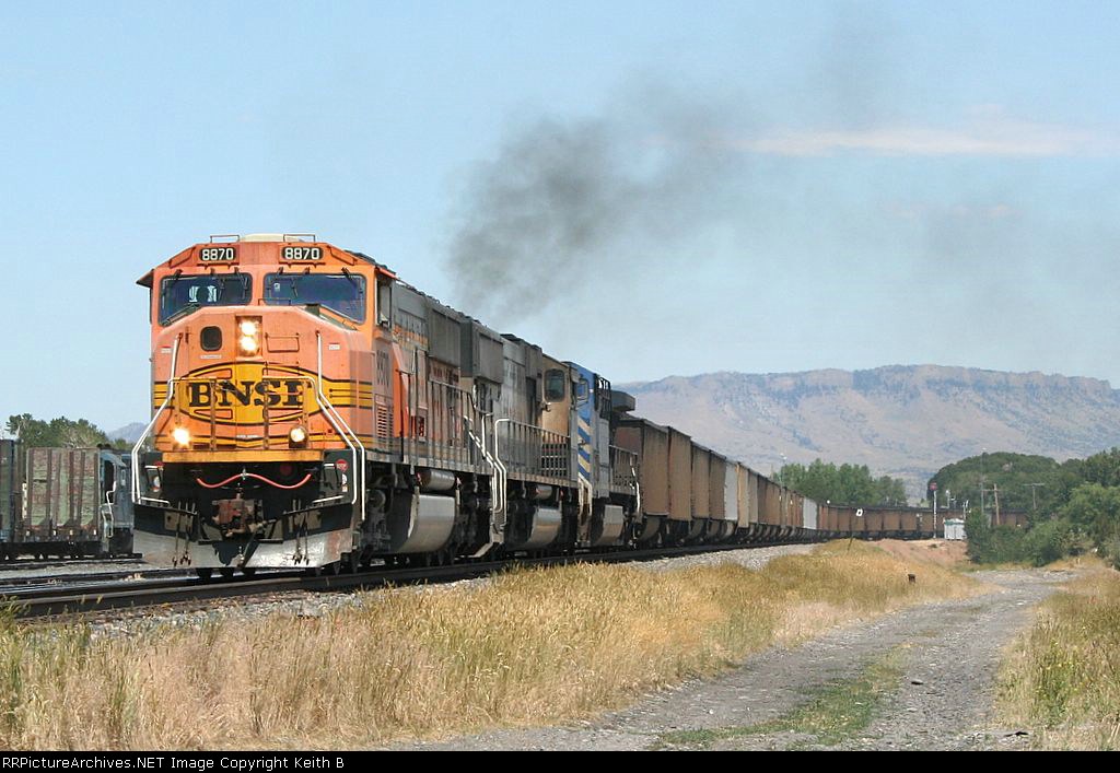 BNSF 8870